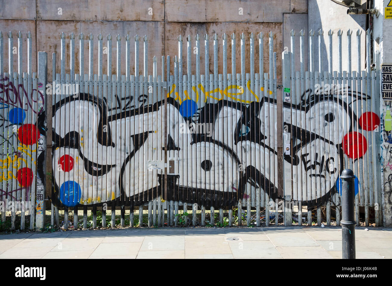 Graffiti on the fence hi-res stock photography and images - Alamy
