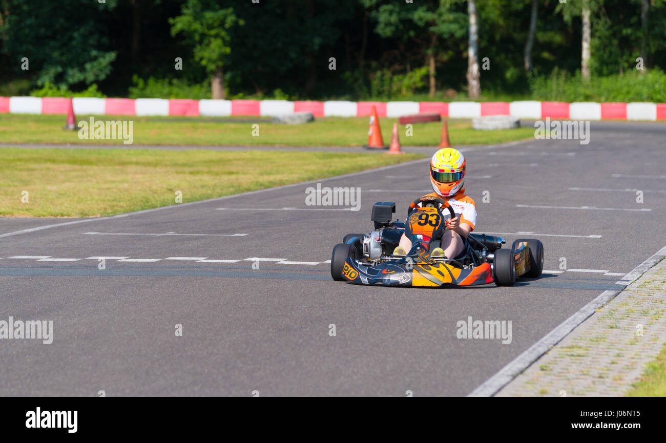 Empty kart hi-res stock photography and images - Alamy