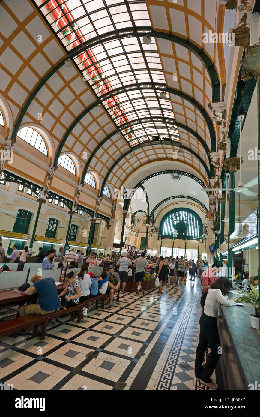 Vertical interior view of Saigon Central Post Office in Ho Chi Minh ...