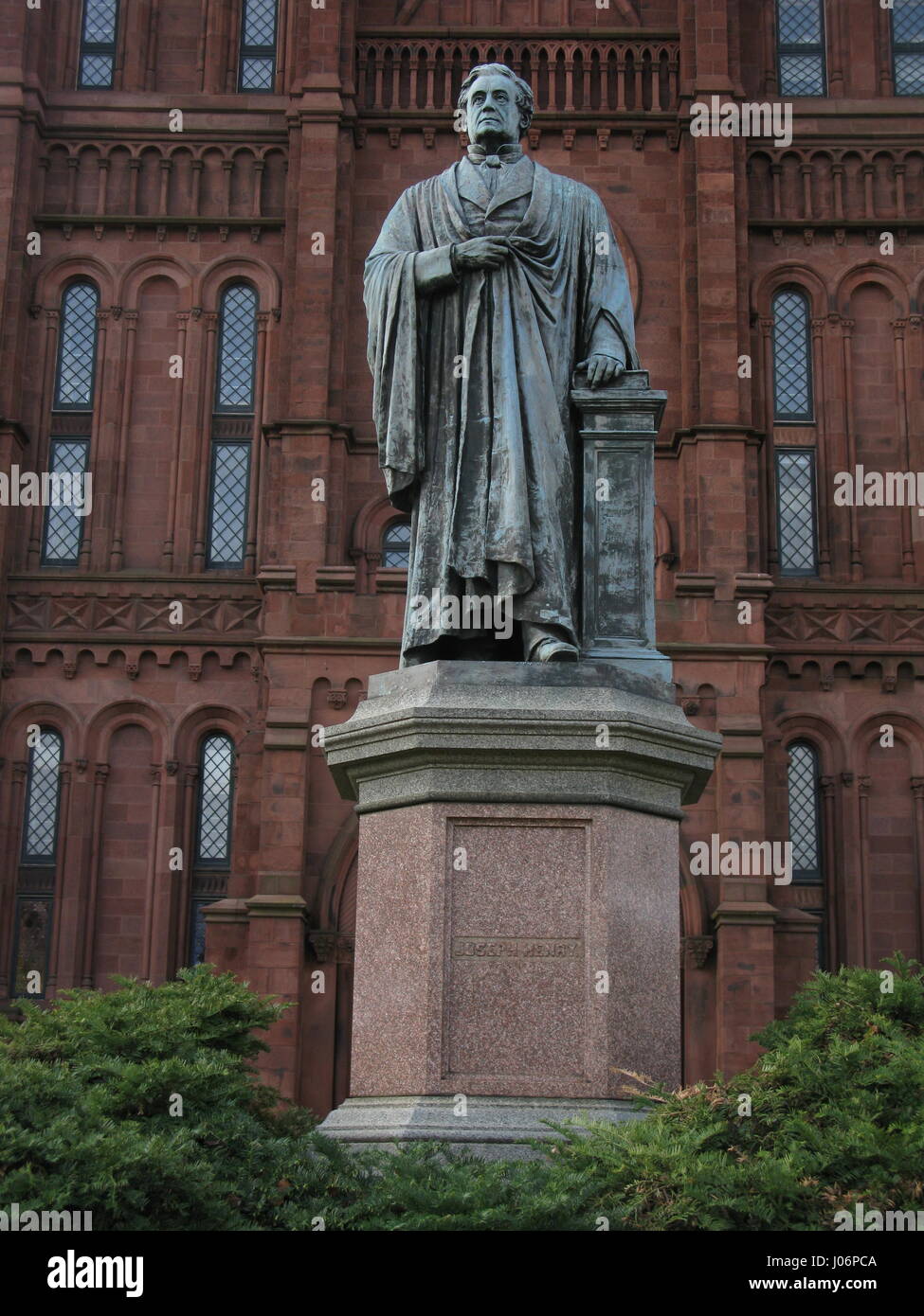 Joseph Henry Statue, Smithsonian Institute Building, Washington DC ...