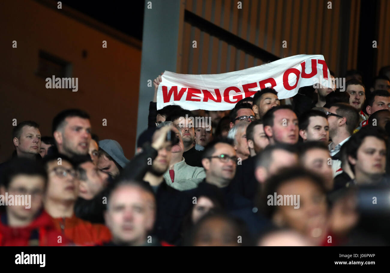 Arsenal fans hold up banner hi-res stock photography and images - Alamy