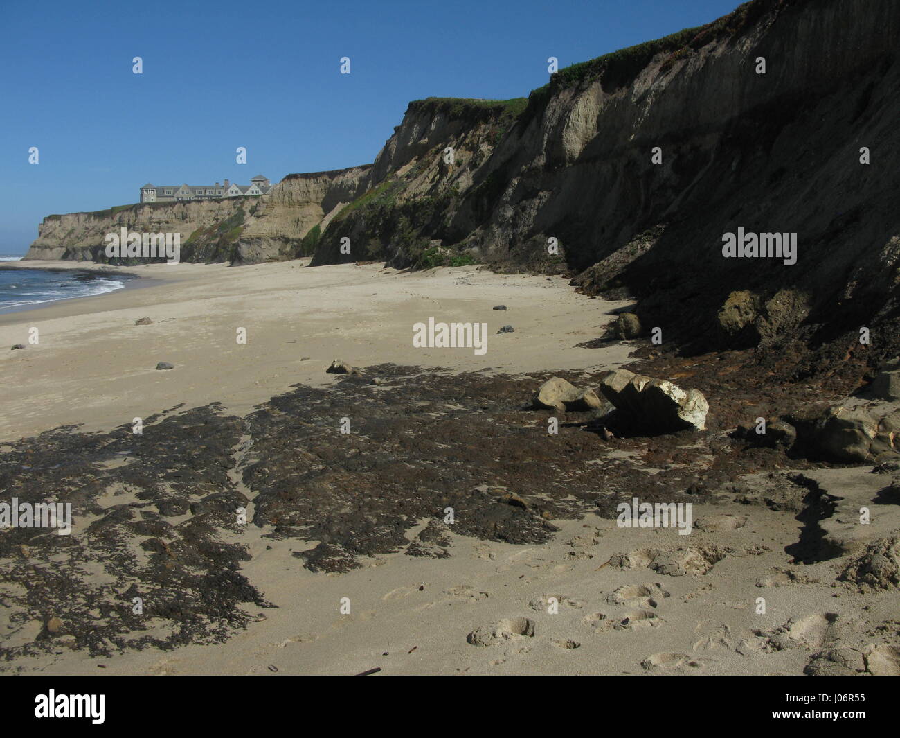 Empty beaches california hi-res stock photography and images - Alamy