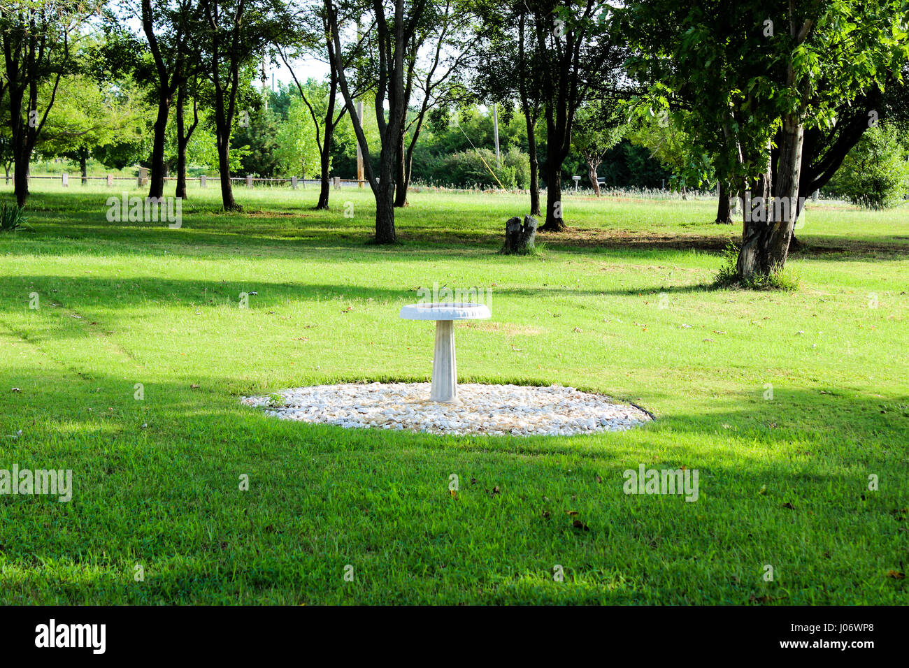 white bird bath Stock Photo - Alamy
