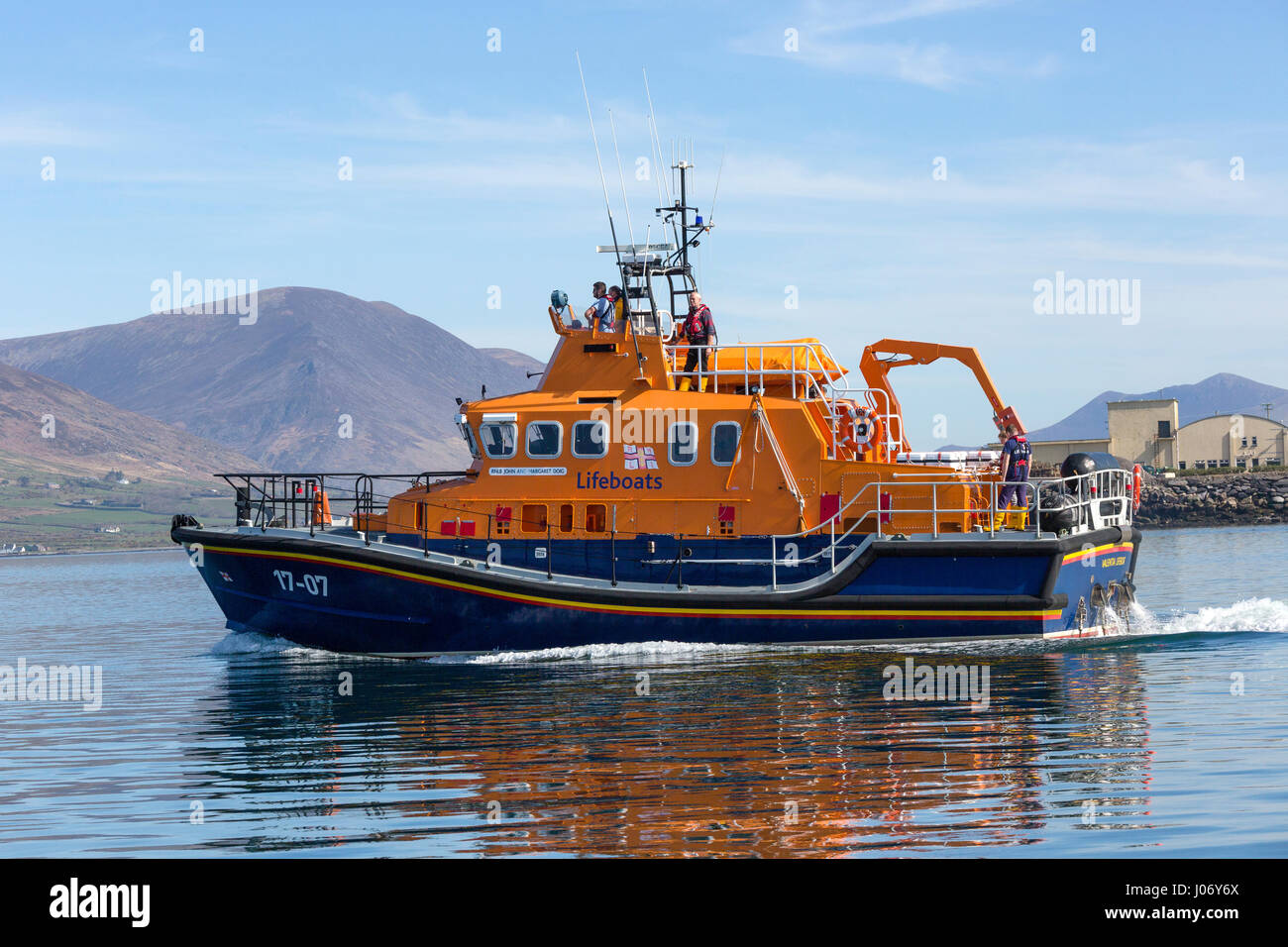 RNLI lifeboat and crew, Valentia Island, County Kerry Ireland Stock ...