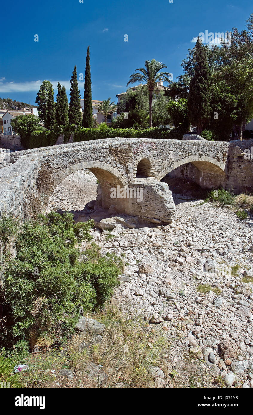 The old Roman bridge at Port Pollenca. Mallorca. Spain Stock Photo - Alamy