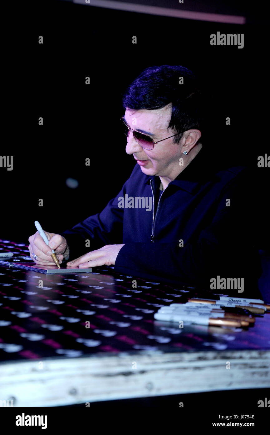 Marc almond hi-res stock photography and images - Alamy