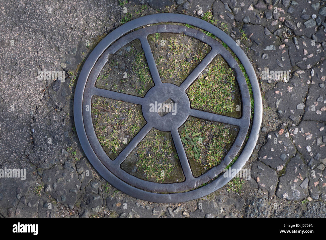 Manhole cover in London,England,UK Stock Photo - Alamy
