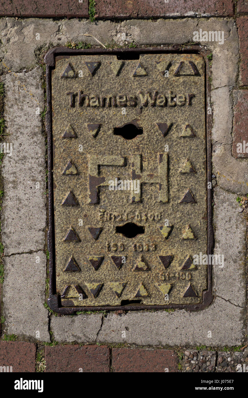 Thames Water manhole cover in London,England,UK Stock Photo - Alamy