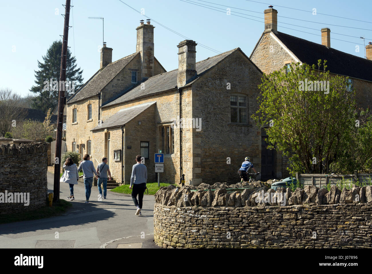 Village upper slaughter england uk hi-res stock photography and images ...