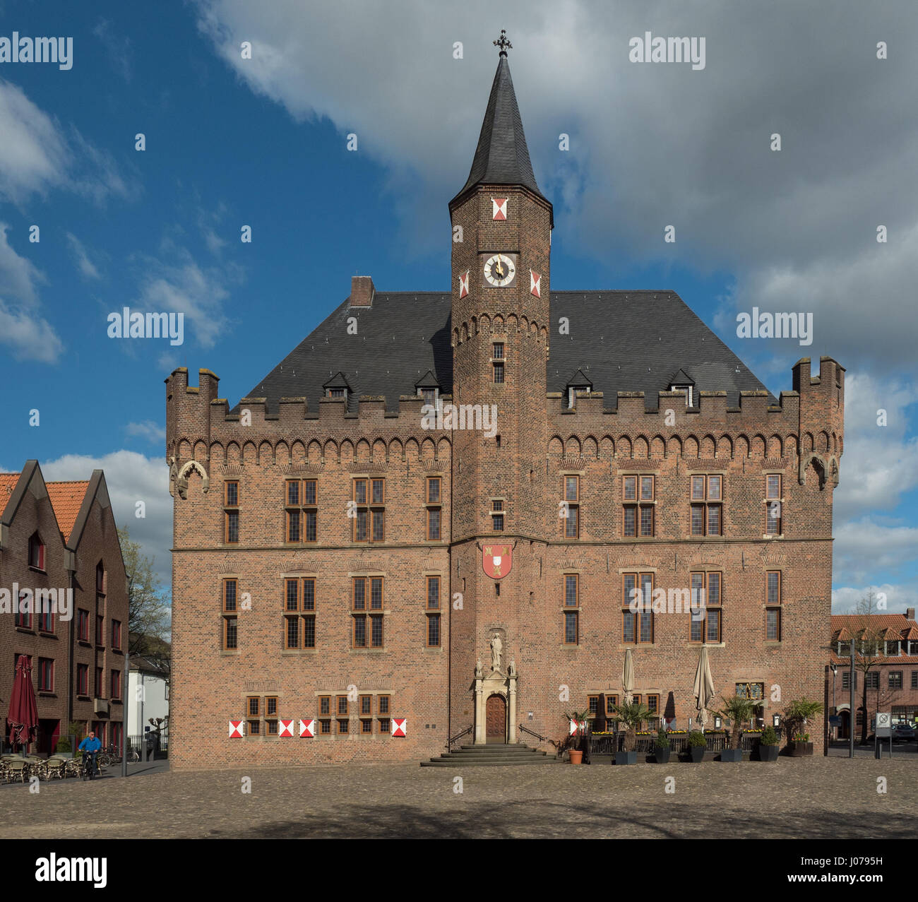 medieval town hall and market place in Kalkar, Germany Stock Photo - Alamy