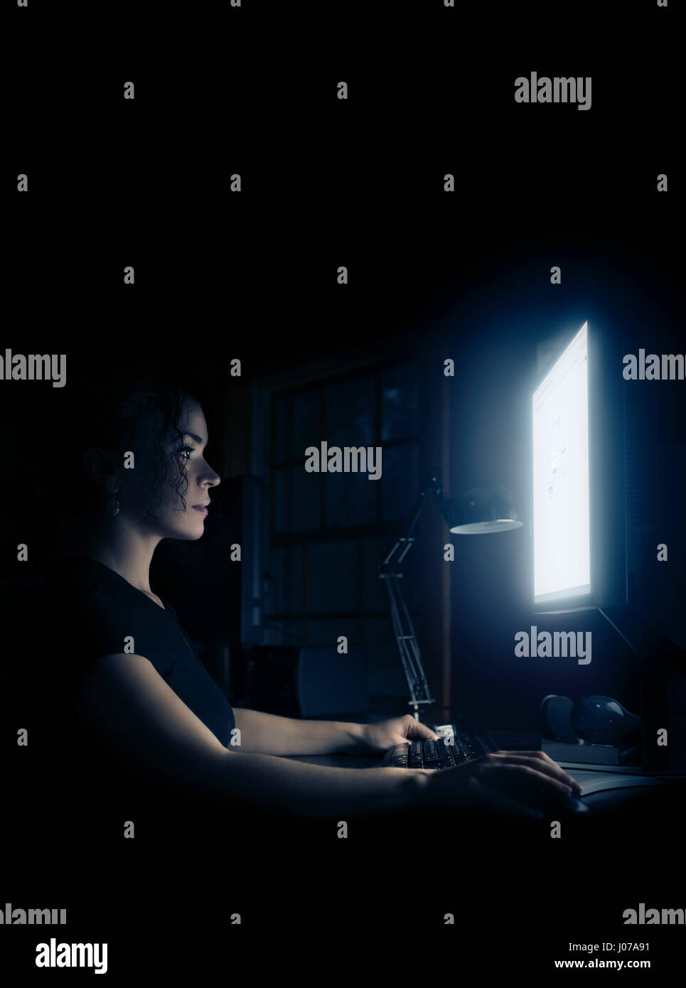 Person looking at monitor hi-res stock photography and images - Alamy