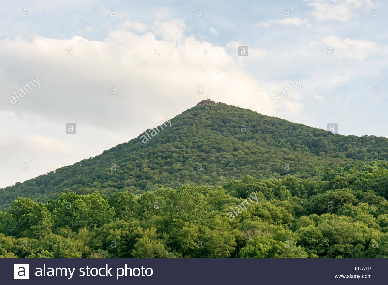 Sharp Top Mountain Stock Photos & Sharp Top Mountain Stock Images - Alamy