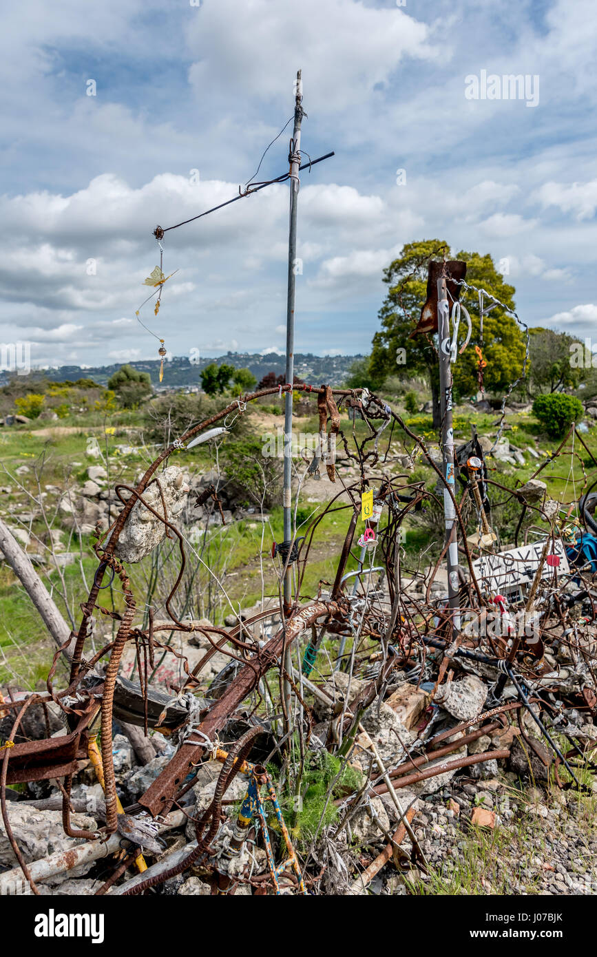 Garbage upcycled into art sculpture at the Albany Bulb, former dump ...