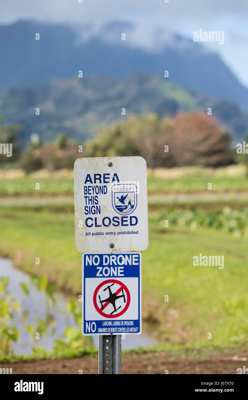 Rare birds nesting sign hi-res stock photography and images - Alamy