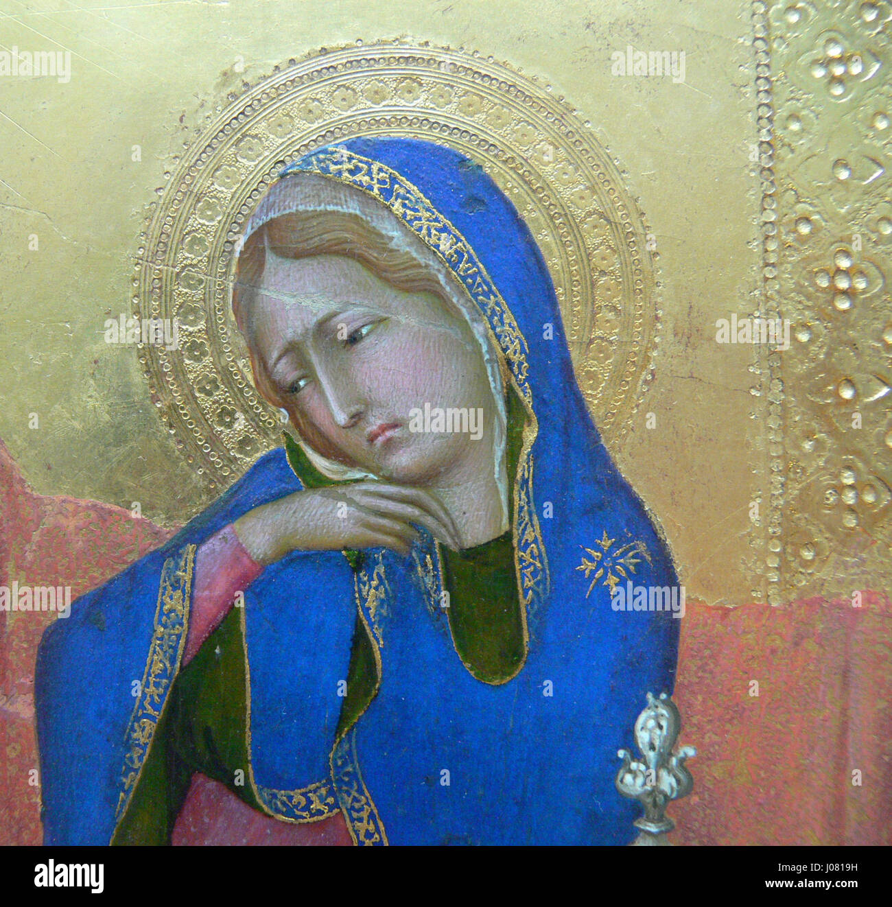 Simone Martini’s Annunciation, displayed in the Musée d’Anvers, shows ...