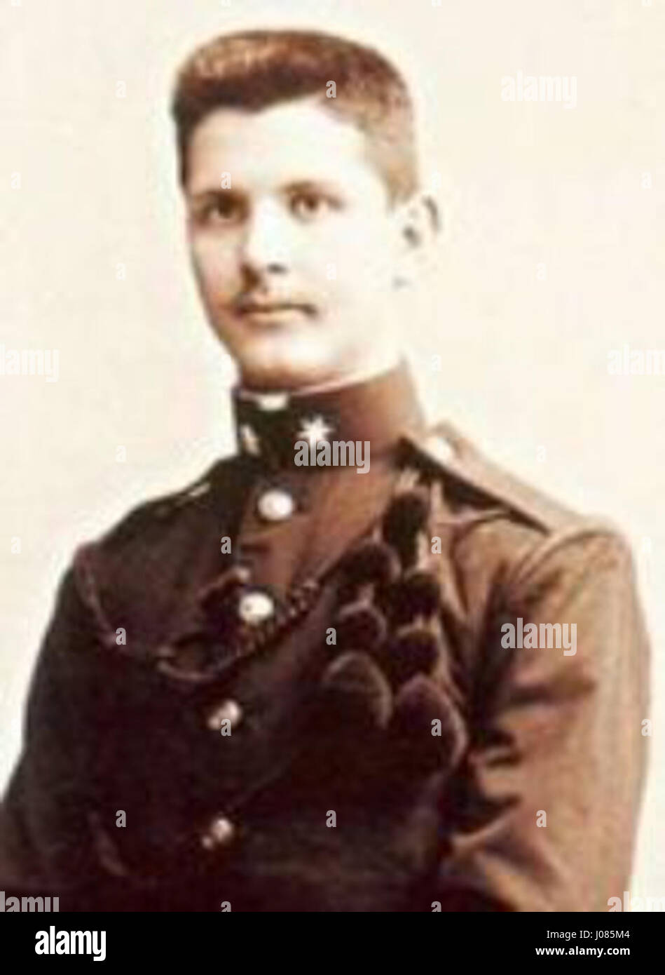 This piece by Zemplén Gyozo reflects the artist's exploration of form ...