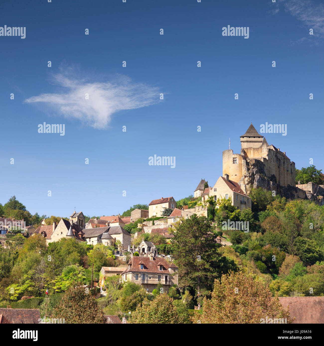 The chateau of Castelnaud-la-Chapelle and the village of Castelnaud ...