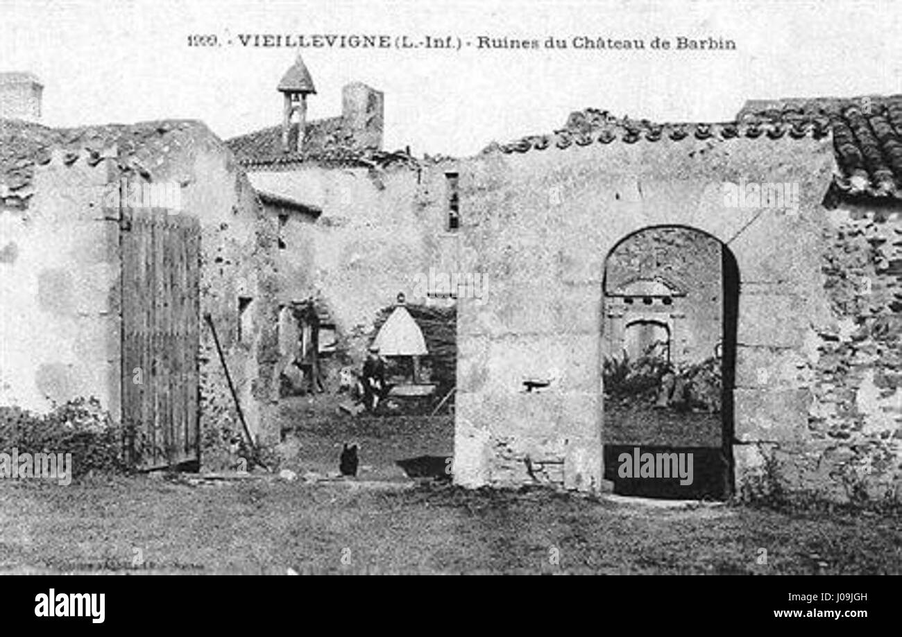 Abandoned french castle Black and White Stock Photos & Images - Alamy