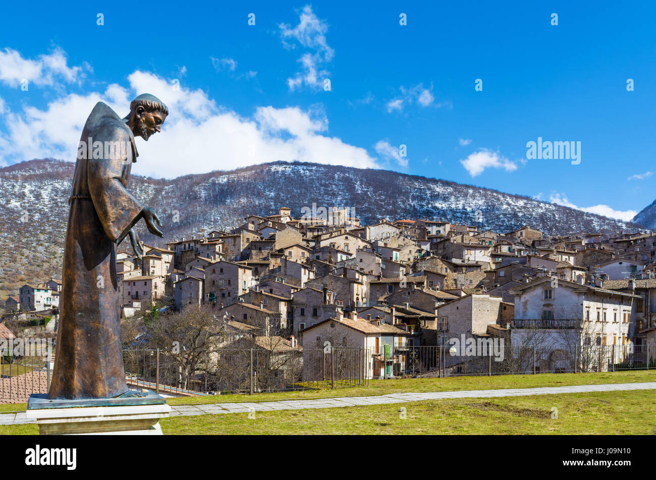 Scanno (Abruzzo, Italy) - The medieval village of Scanno, plunged over ...