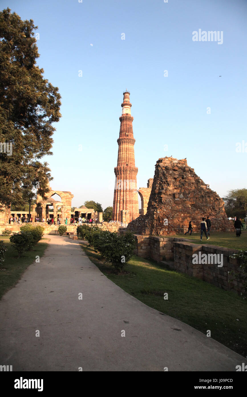 The Majestic Victory Tower, Qutub Minar is a UNESCO world heritage site ...