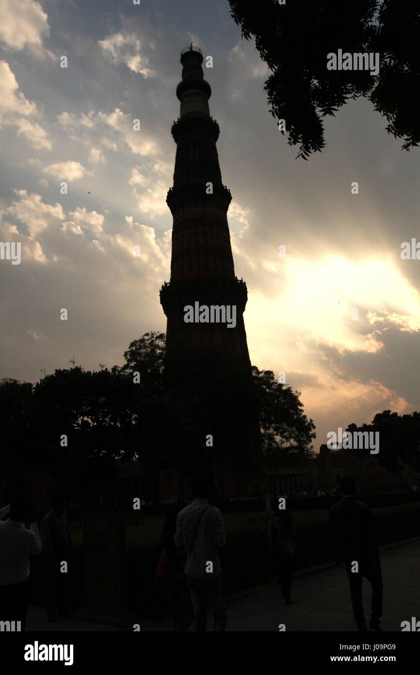 The Majestic Victory Tower, Qutub Minar is a UNESCO world heritage site ...