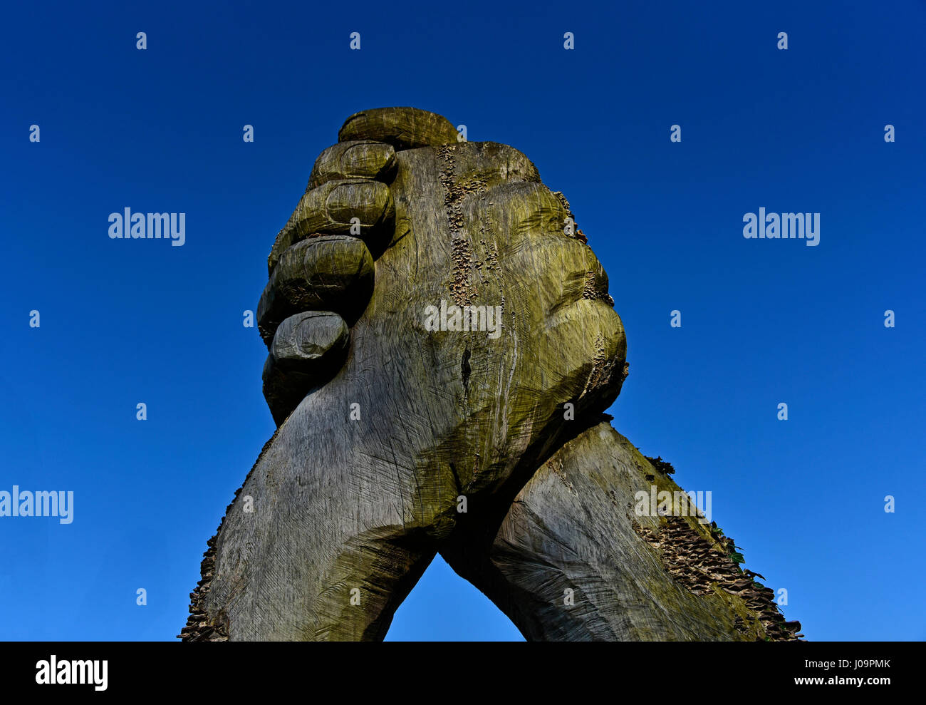 Friendship sculpture hi-res stock photography and images - Alamy