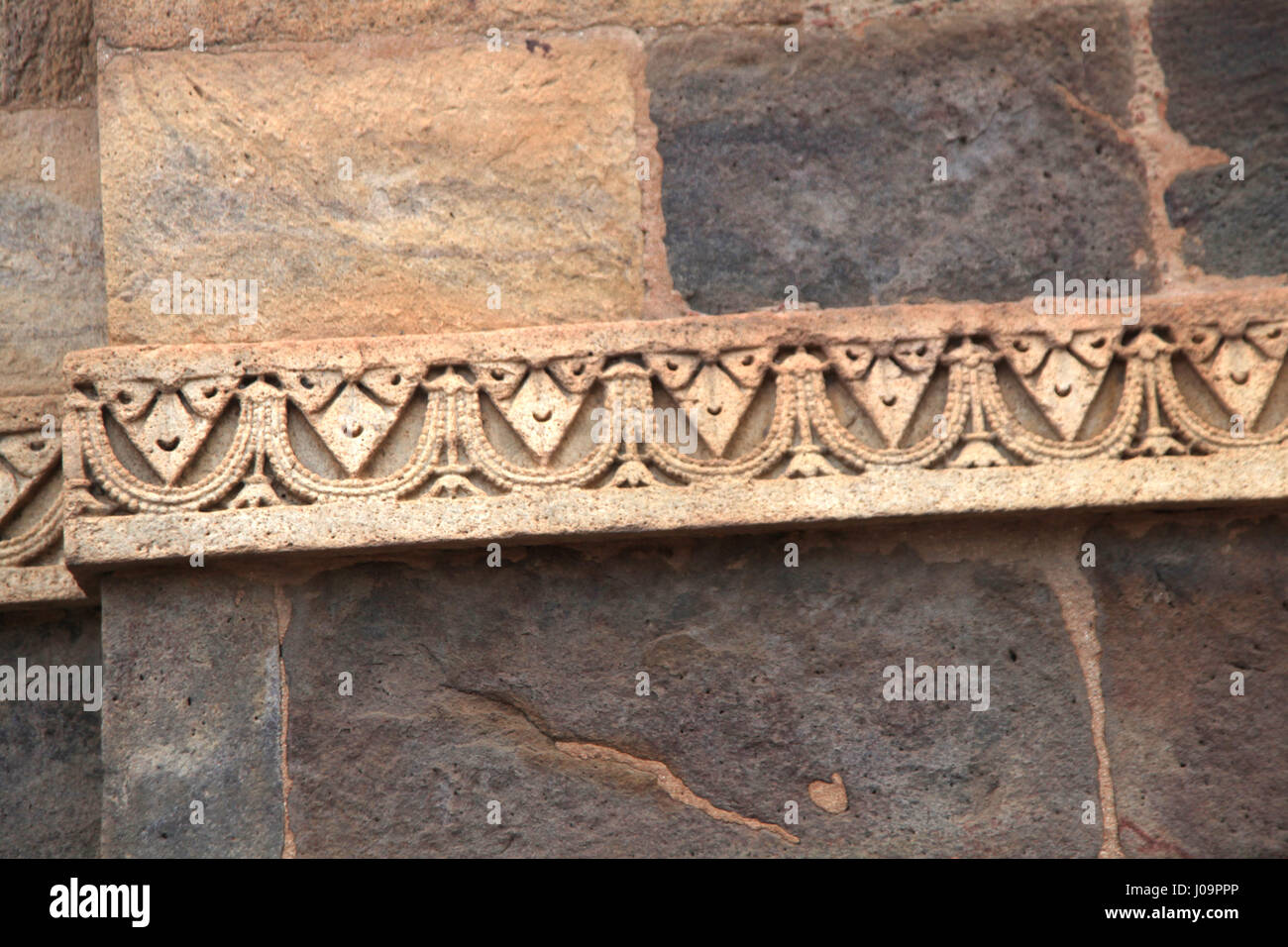 Detail work of Qutub Minar, Qutub Minar - UNESCO world heritage site ...