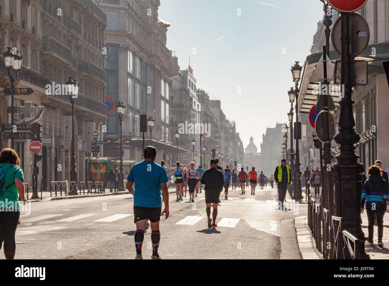Marathon runners paris city marathon hi-res stock photography and ...