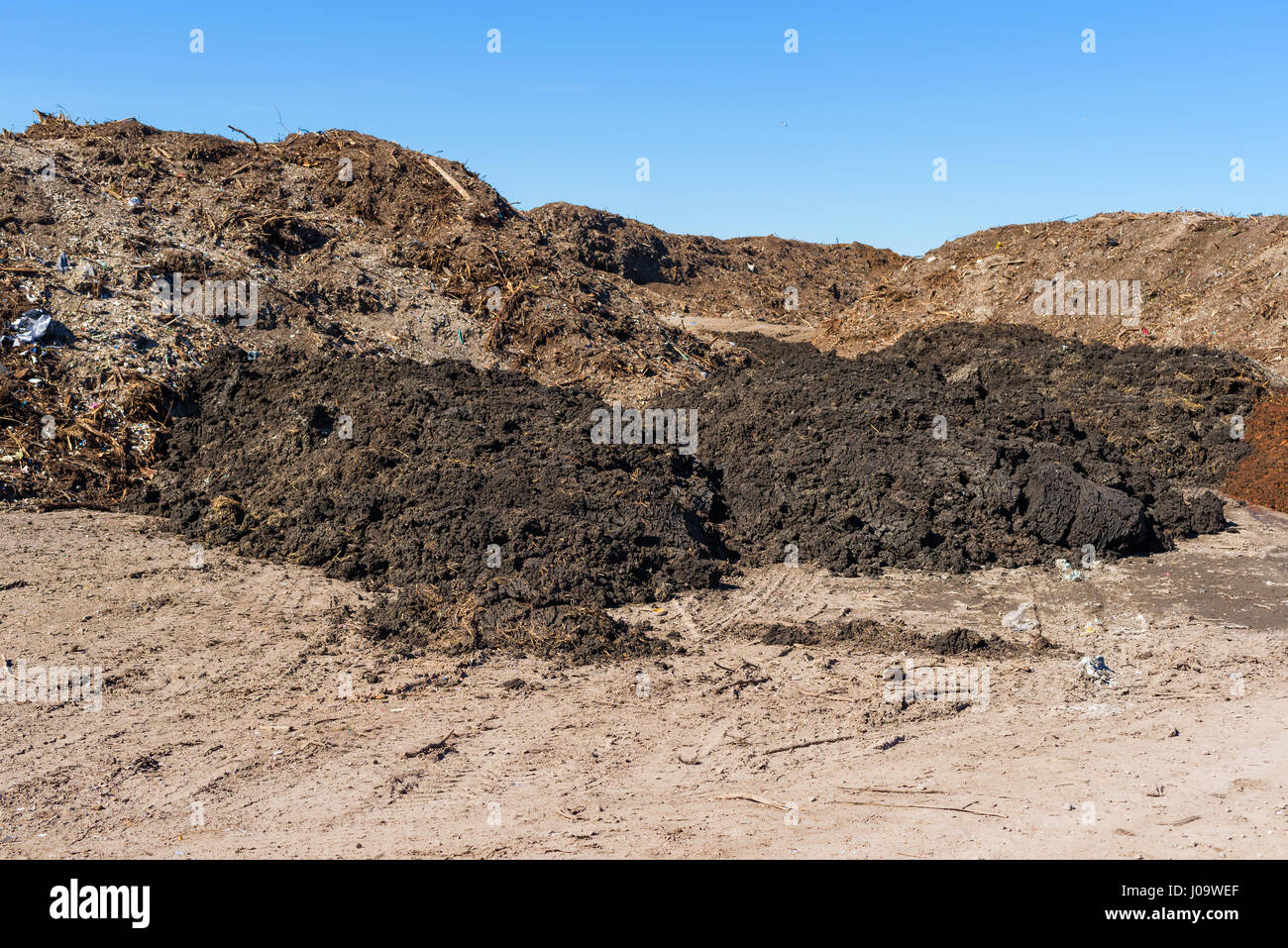 Landfill dump piles waste hi-res stock photography and images - Alamy
