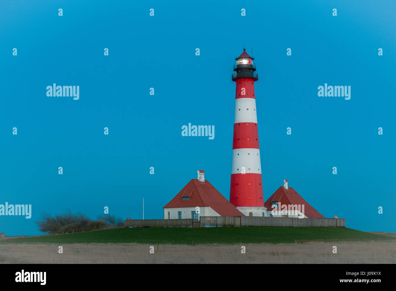 Most famous lighthouse hi-res stock photography and images - Alamy