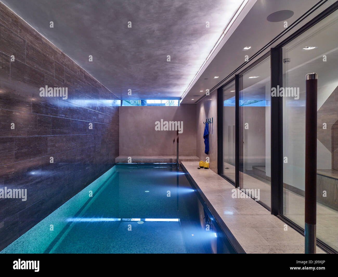 Hampstead ponds london swimming hi-res stock photography and images - Alamy