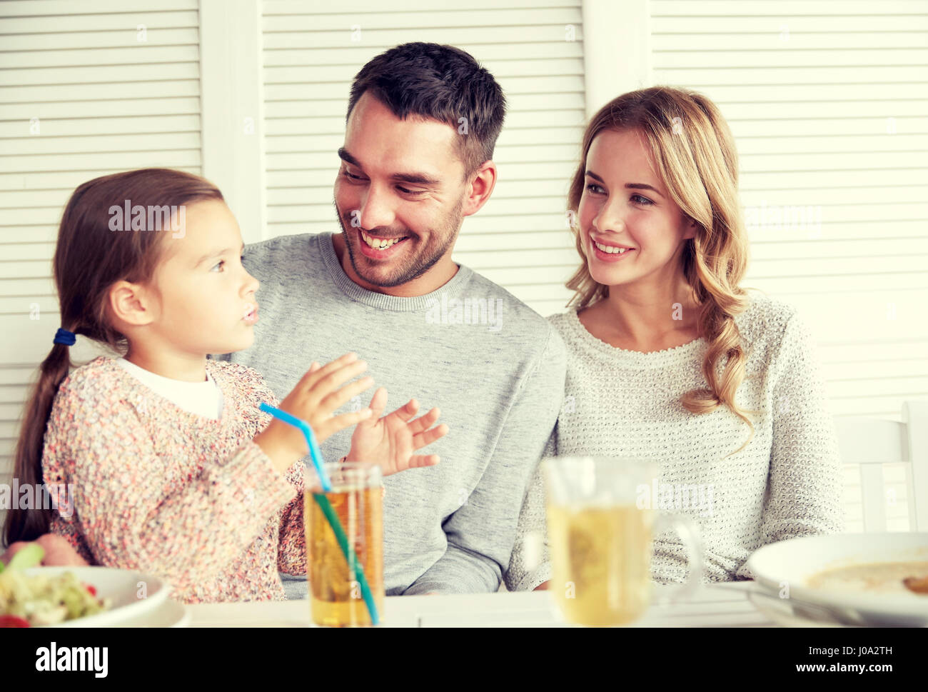 Family dinner hi-res stock photography and images - Alamy