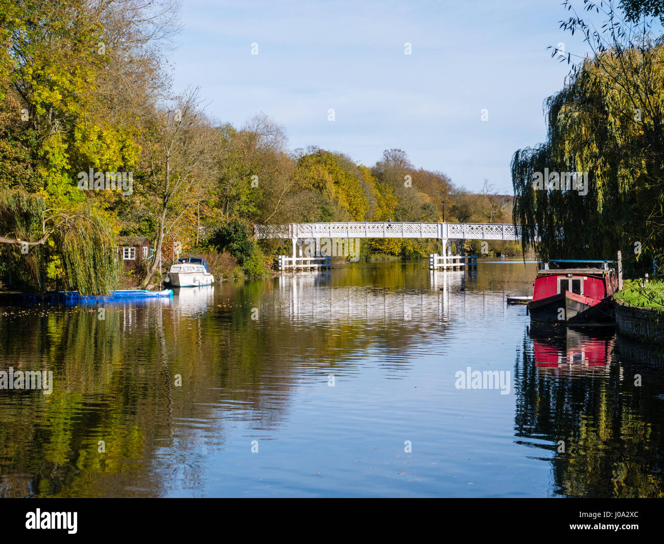 Pangbourne and whitchurch hi-res stock photography and images - Alamy