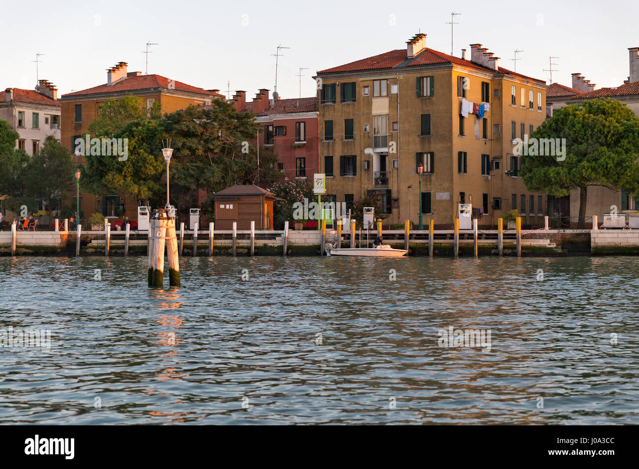 Total erg hi-res stock photography and images - Alamy