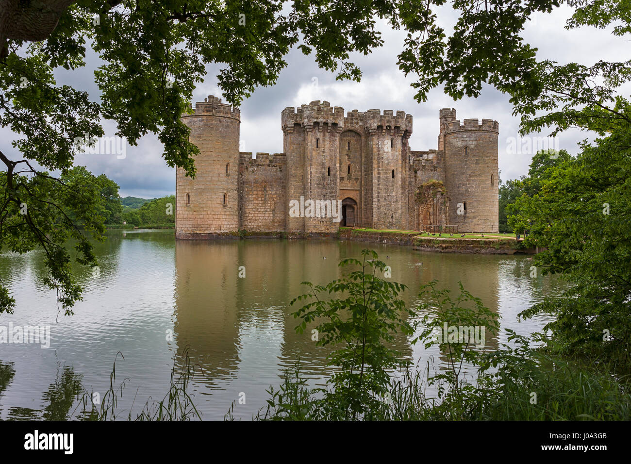 Ruined 14th century castle hi-res stock photography and images - Alamy