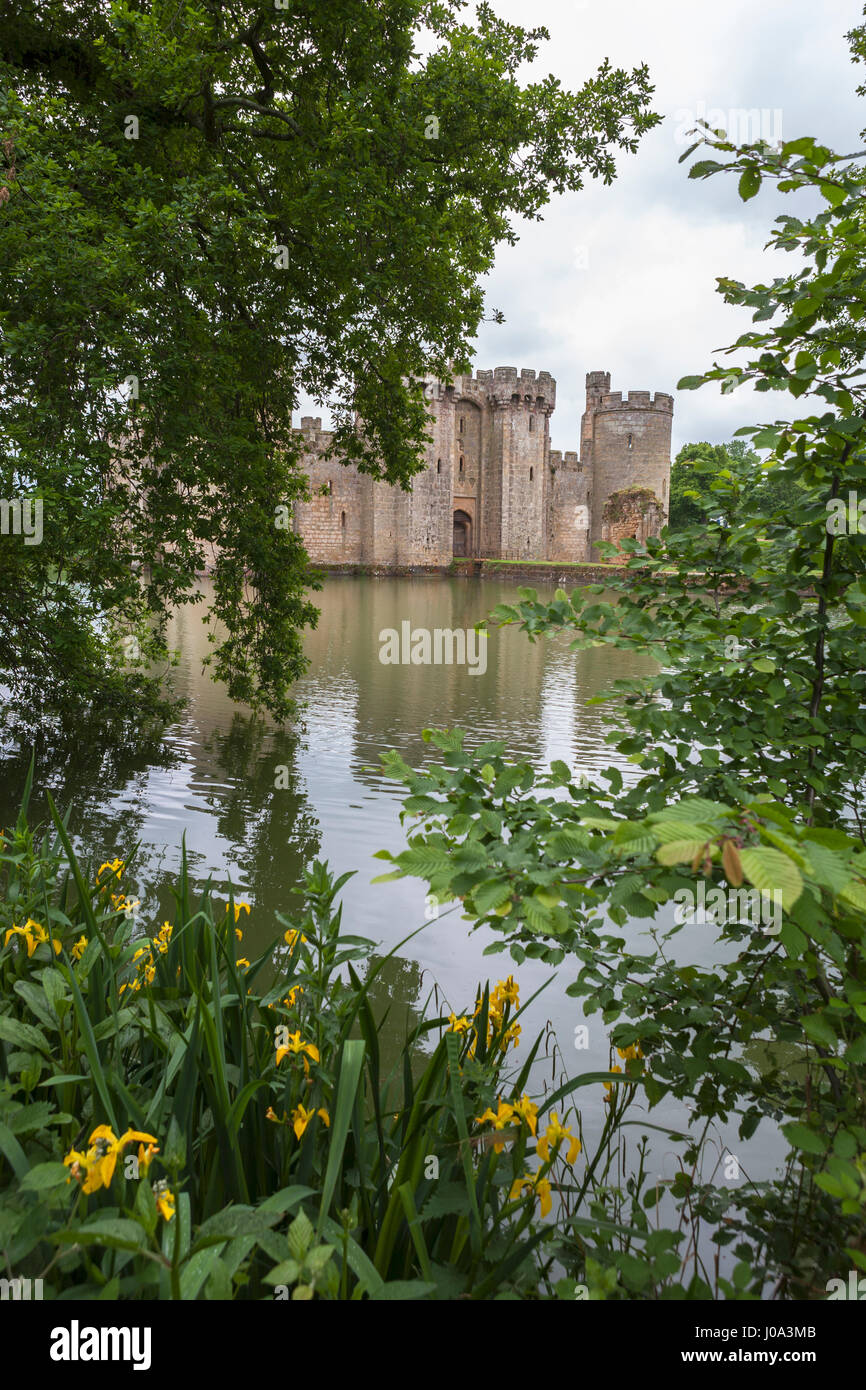 Medieval Bodiam Castle, East Sussex, England, UK: 14th century moated ...