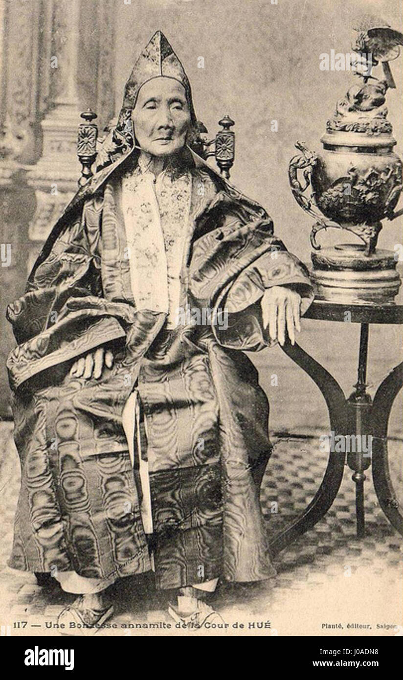 The title 'ME1BB99t vC6B0C6A1ng phi' appears to be a distorted or incorrectly formatted phrase ...