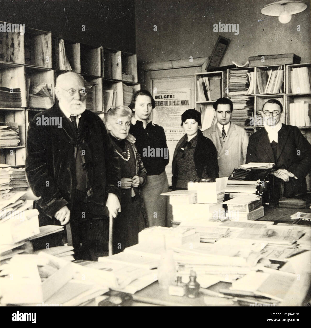 Universal decimal classification hi-res stock photography and images ...