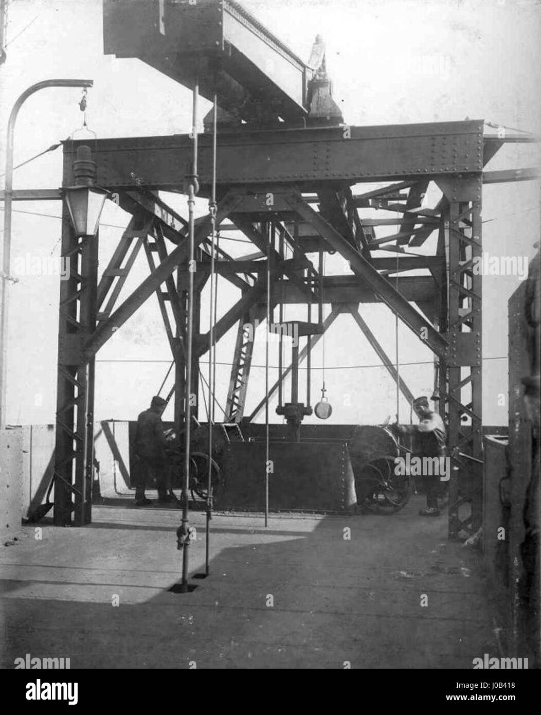 Heavy labor Black and White Stock Photos & Images - Alamy