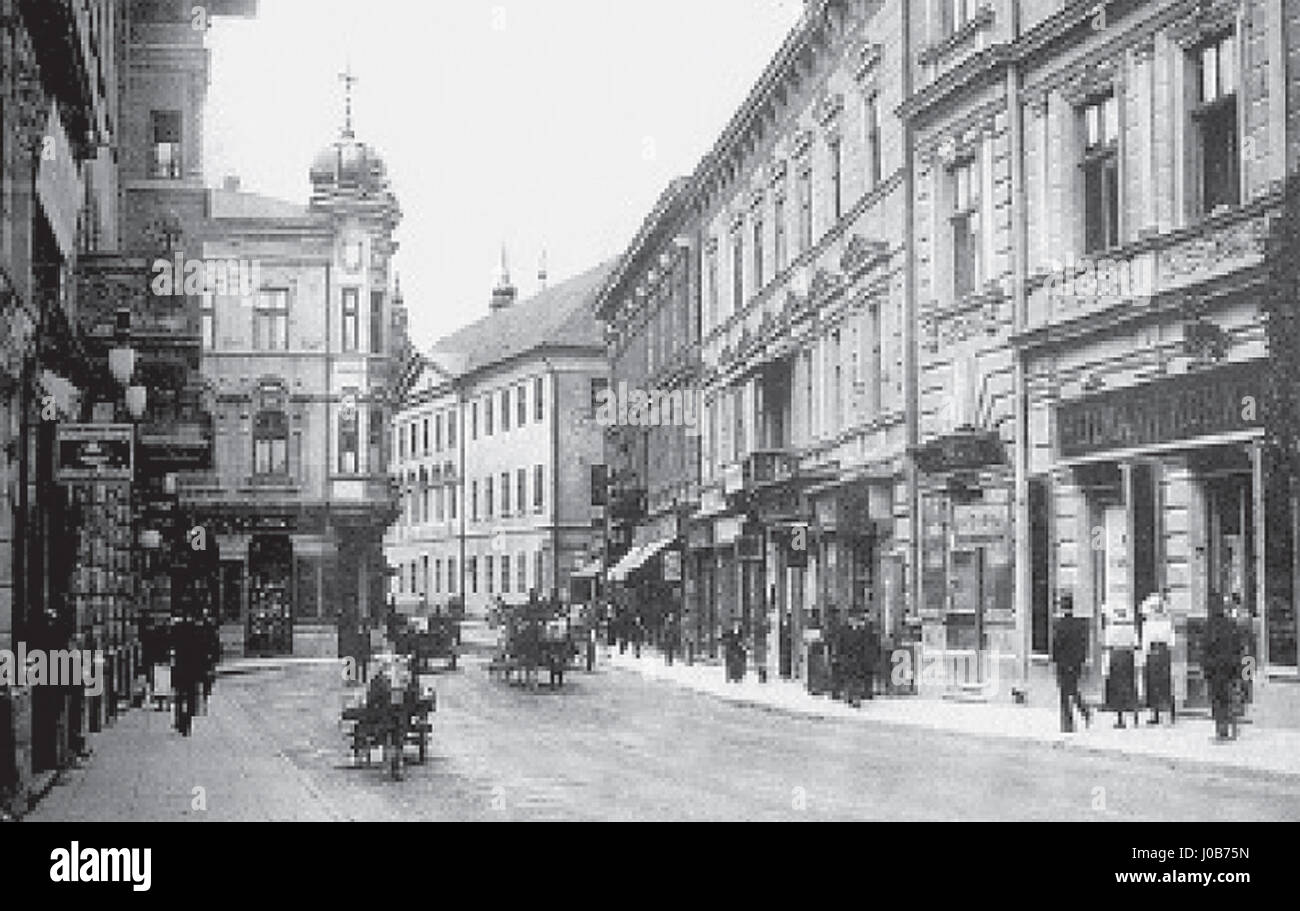 'Древности 3 Киев, Азовский, 1900-1930' features images from the early ...
