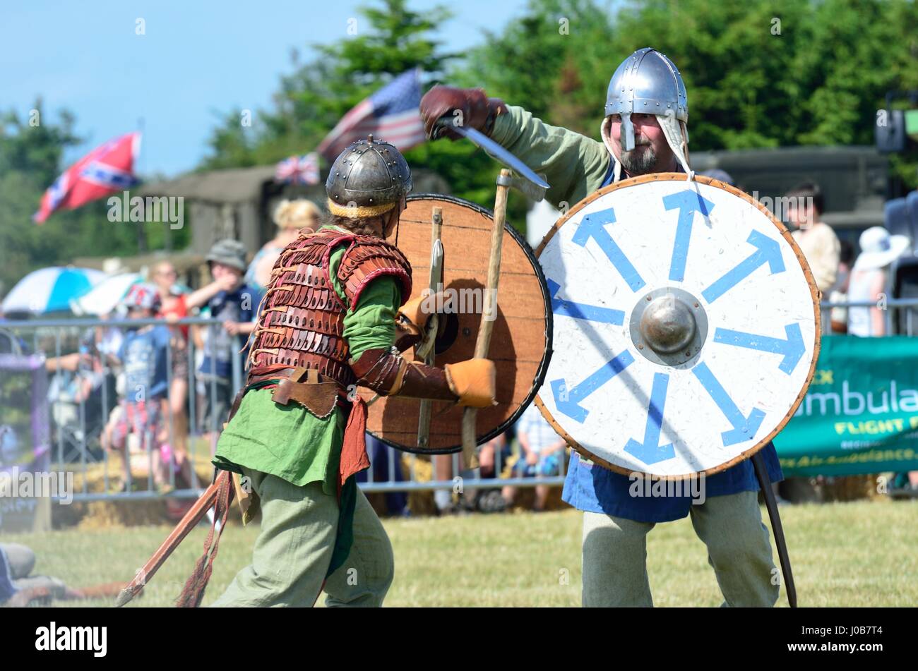 Vikings fighting hi-res stock photography and images - Alamy
