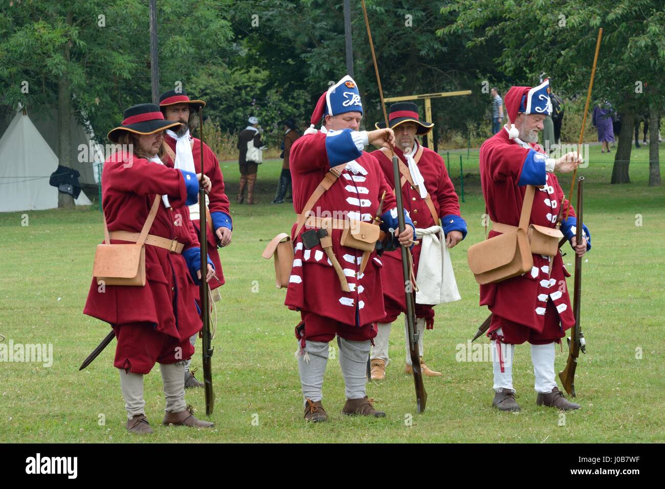 Redcoat uniform hi-res stock photography and images - Alamy
