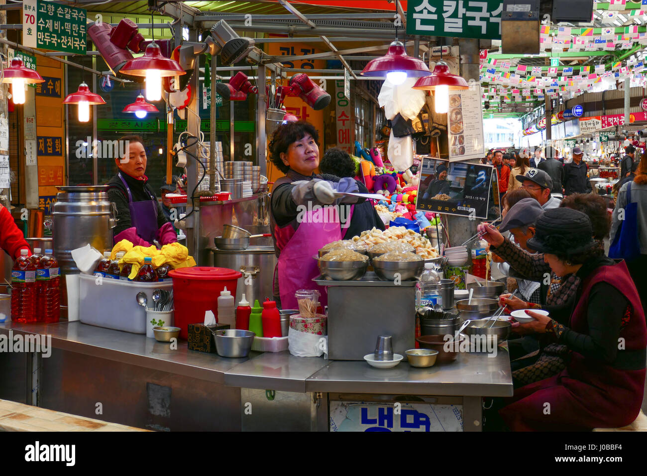 Locals and tourists at Noryangjin Fisheries Wholesale Market, an ...