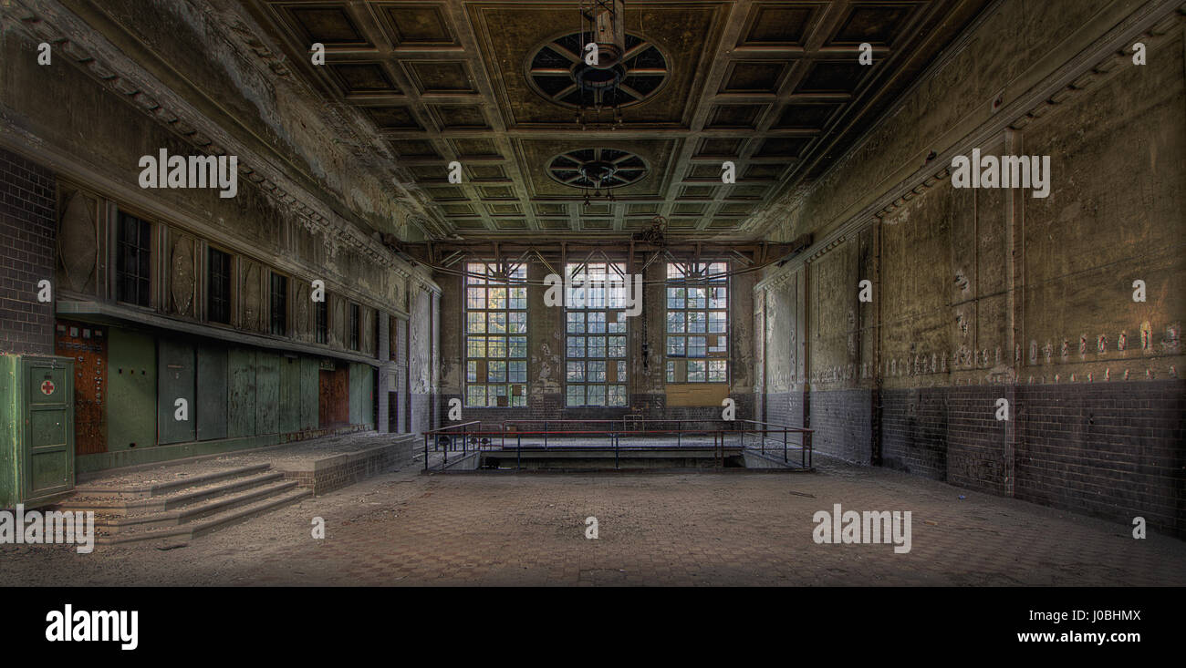 STUNNING images of some of Europe’s most beautiful lost locations ...