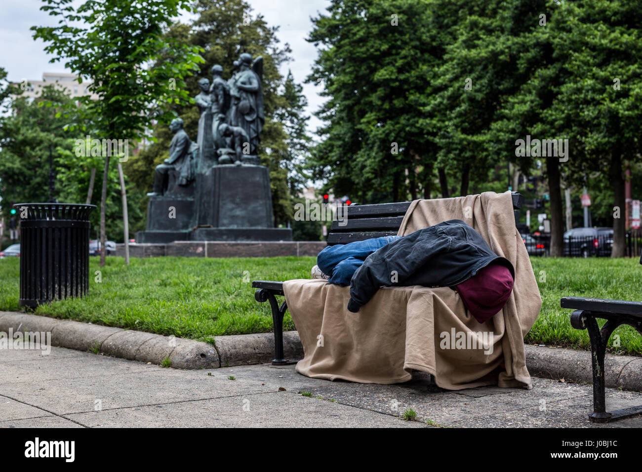 WASHINGTON DC, USA: AS THE US Presidential race hots up shocking images ...