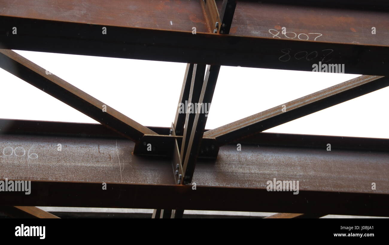 Cross beams hi-res stock photography and images - Alamy