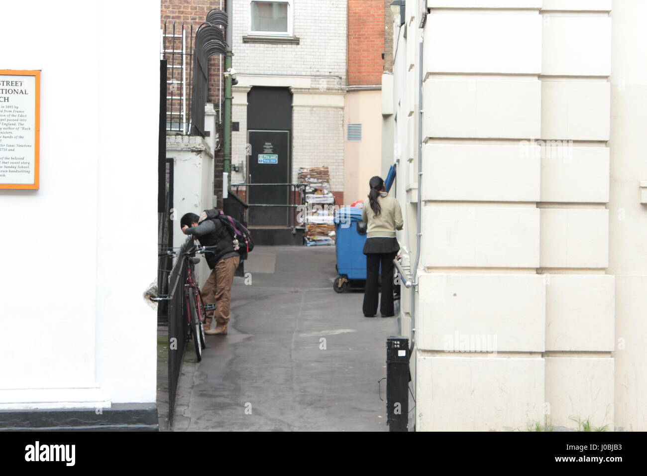 a back alley in london Stock Photo - Alamy