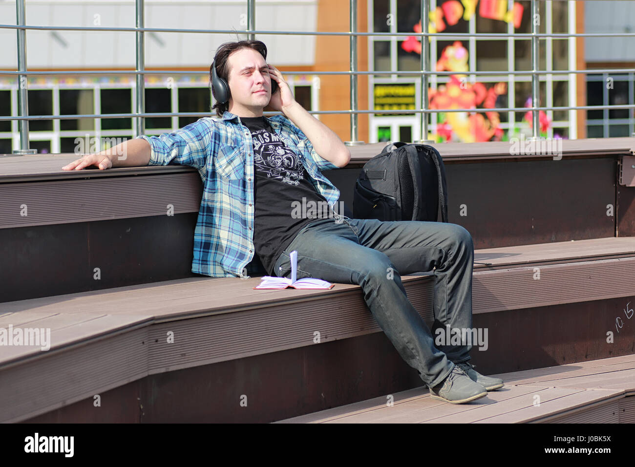student outdoor learn alone Stock Photo - Alamy