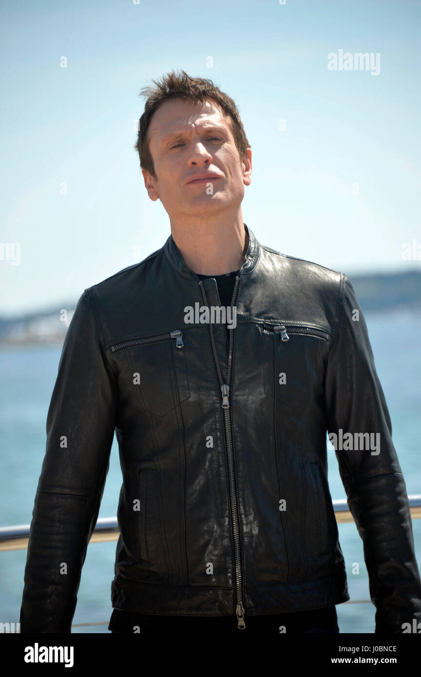 Mip TV 2017: actor Simon Merrells Stock Photo - Alamy