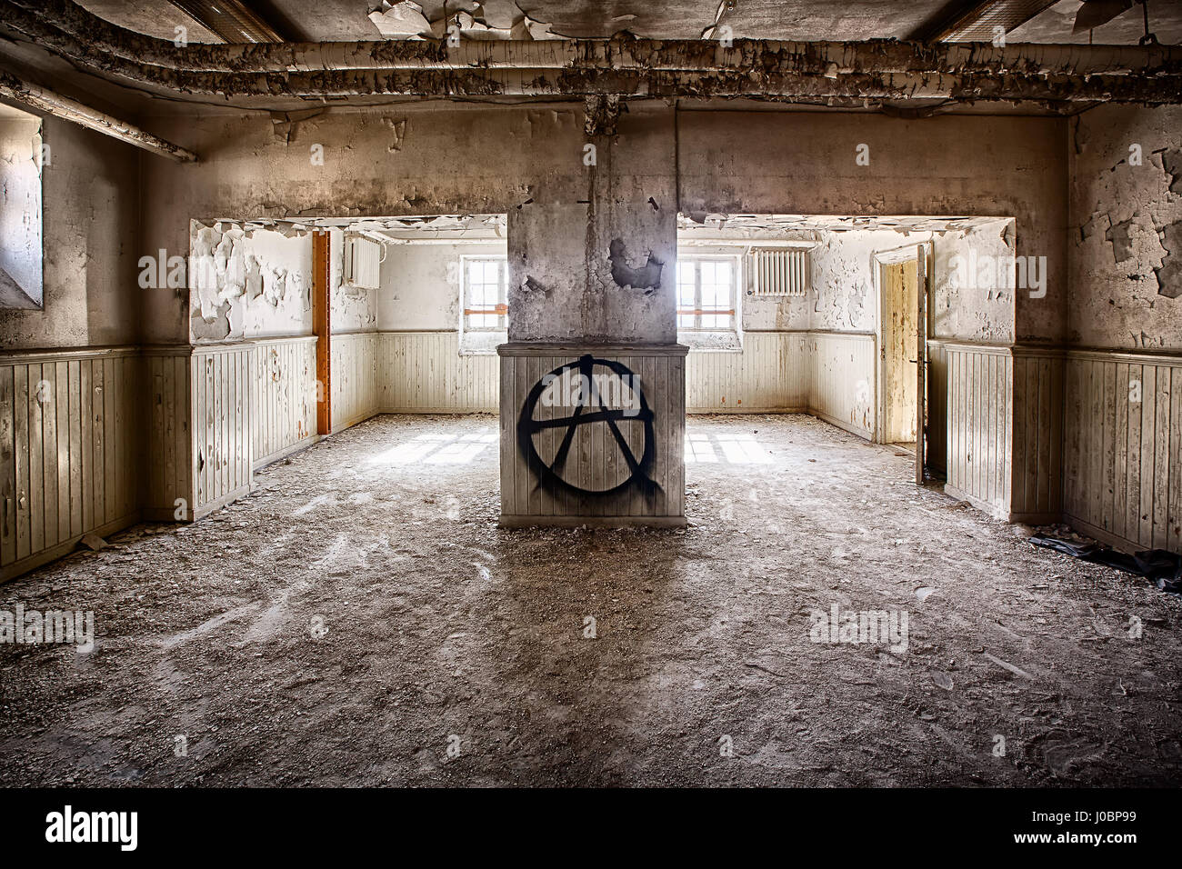 Abandoned psychiatric hospital hi-res stock photography and images - Alamy